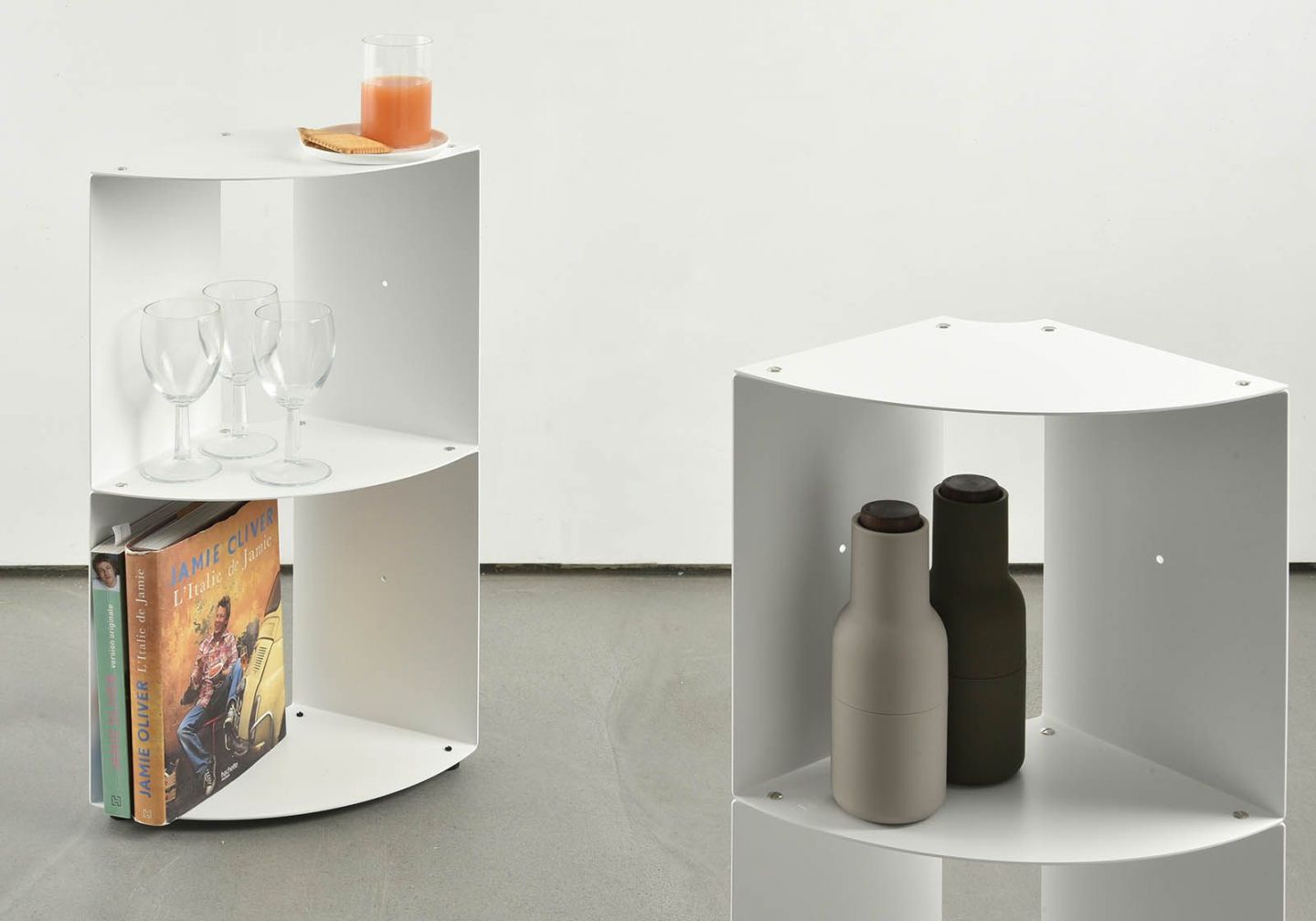 Hoek wandplank voor de keuken DANgolo van metaal - 25 x 25 x 70 cm