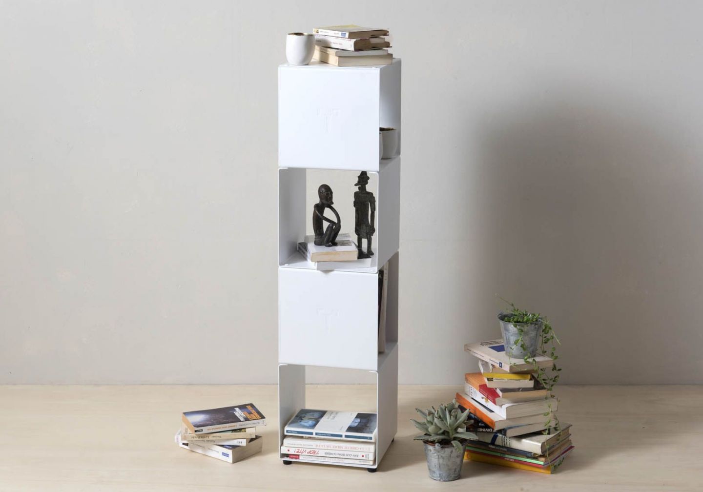Buy Cube shelf - Steel column storage - 4 shelves